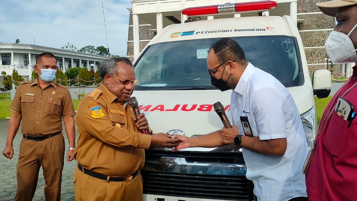 PT Freeport Bantu Pemkab Mimika Ambulance Mini ICU - Papua60Detik
