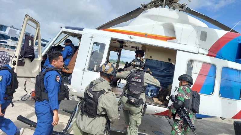Tim Gabungan Evakuasi 15 Pekerja Bangunan di Paro Nduga - Papua60Detik