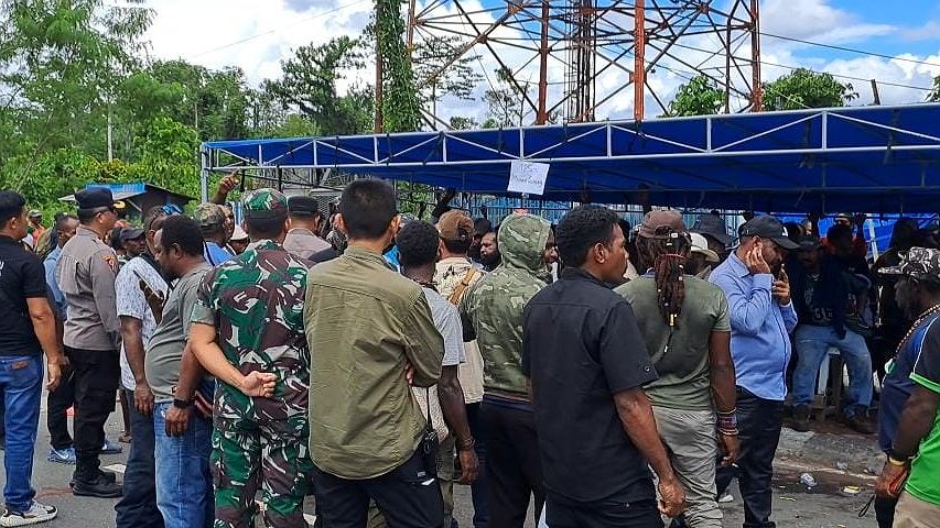 Sudah Sore, Belum Ada Pemungutan Suara di TPS Mimika Gunung - Papua60Detik