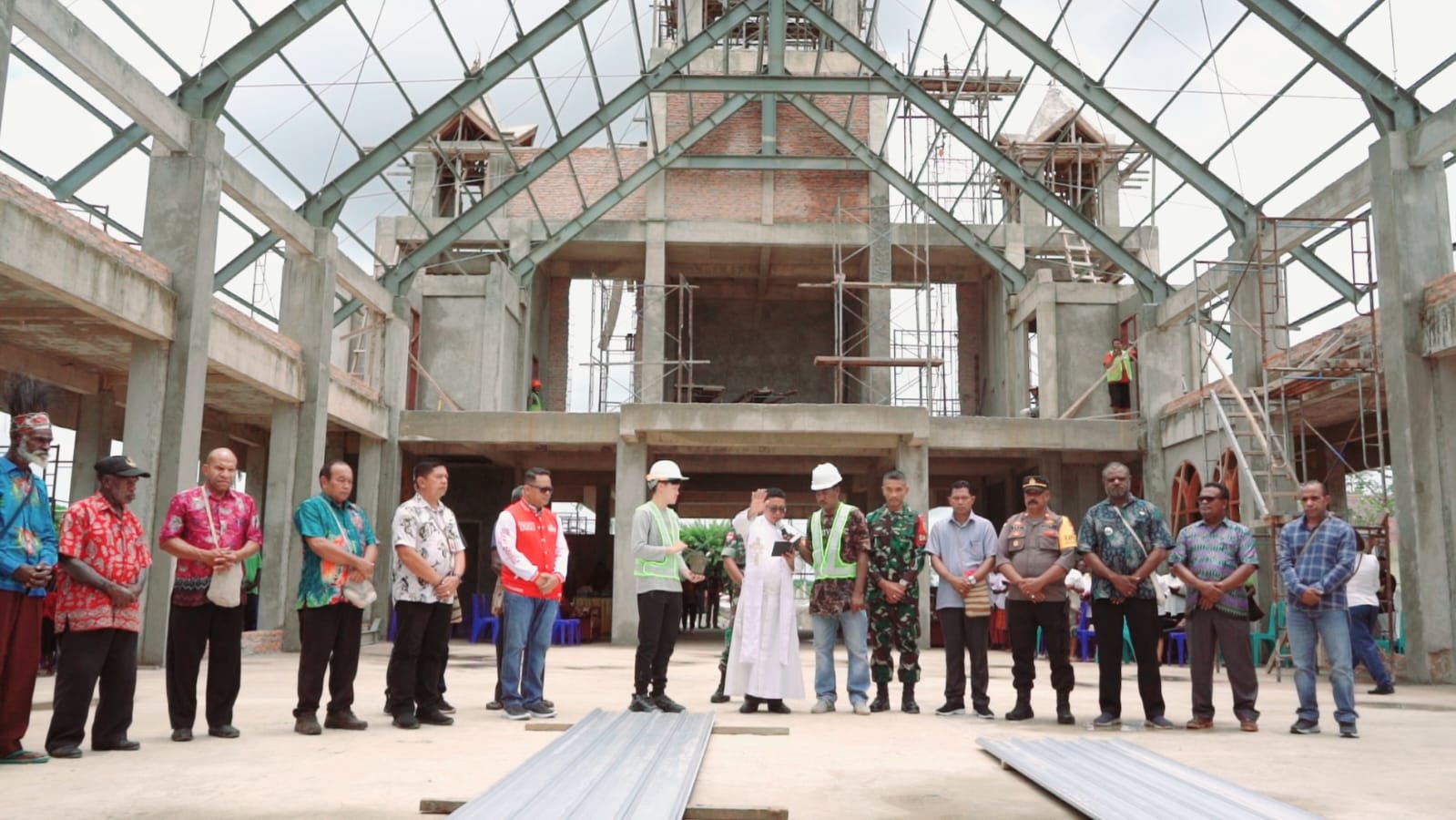 Pembangunan Gereja Paroki St. Kristoforus Mur Mappi Capai 70 Persen ...