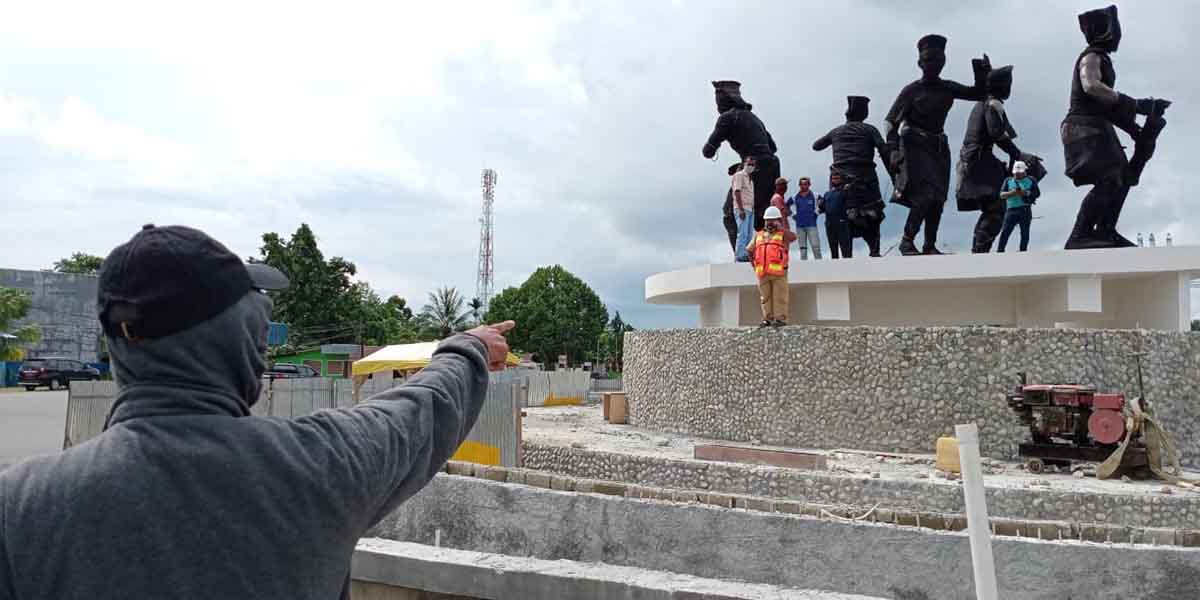Patung Penari Seka Hiasi Bundaran Petrosea Timika - Papua60Detik