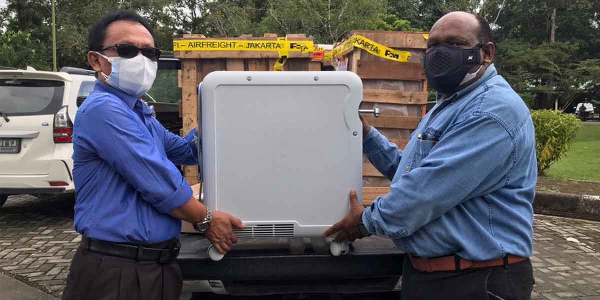 Bantu RSUD dan RSMM, PT Freeport Serahkan 20 Oksigen Konsentrator ...